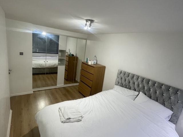 Room at Brackendale Avenue, Basildon