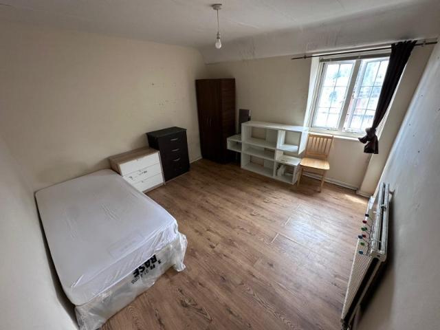 Room at Brady Street, Greater London