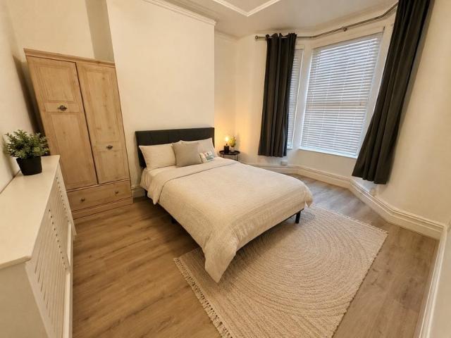 Room at Braddan Avenue, Liverpool