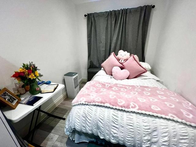 Room at Bradenham Road, Greater London