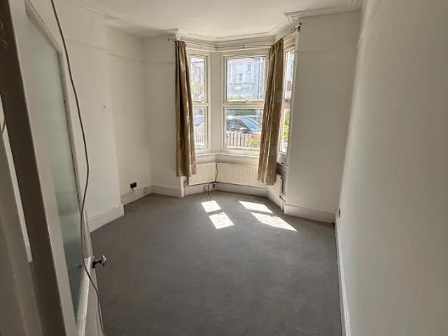 Room at Bradgate Road, Greater London
