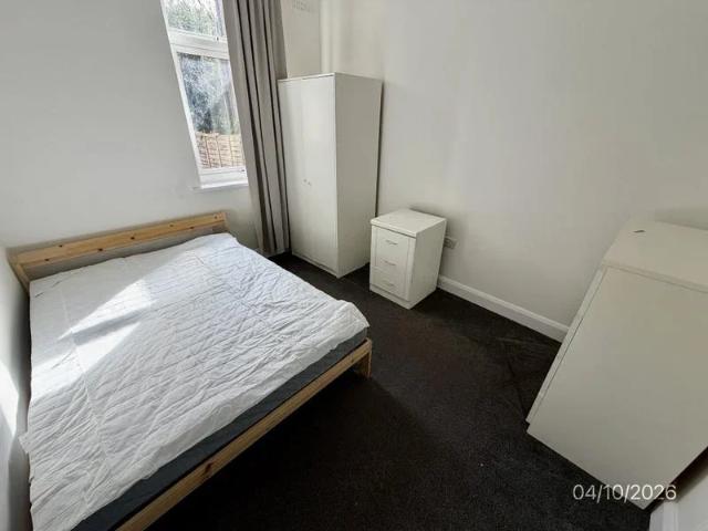 Room at Braemar Road, Greater London