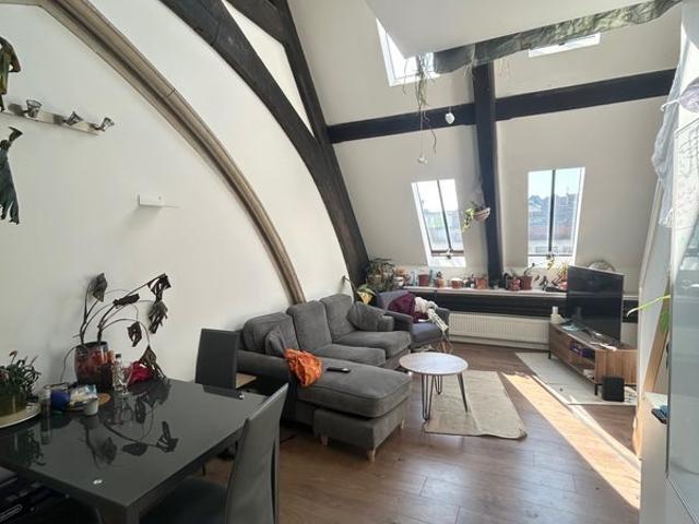 Room at Bragg's Lane, Bristol