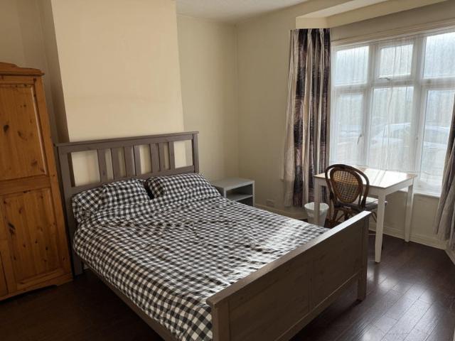 Room at Braid Avenue, Greater London