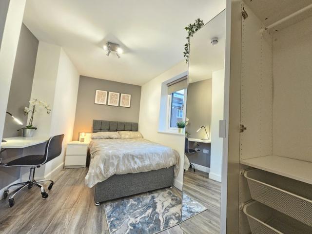 Room at Brailsford Road, Manchester