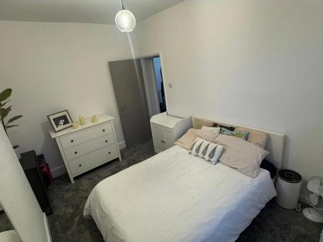 Room at Bravington Road, City of Westminster