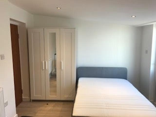Room at Braywick Road, Maidenhead