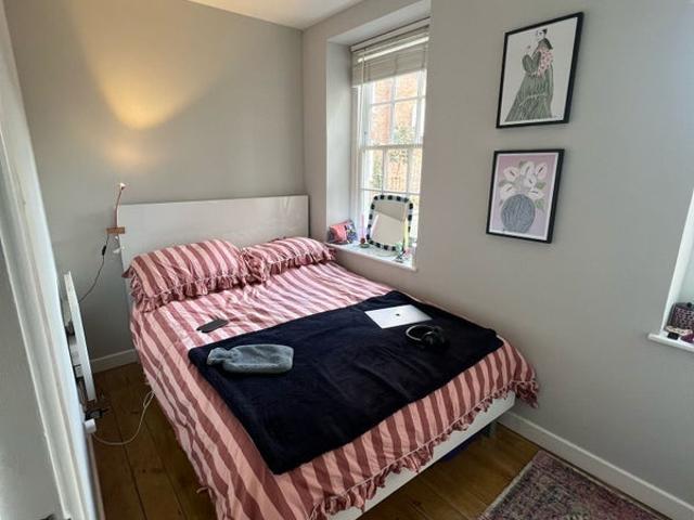 Room at Brenthouse Road, Greater London