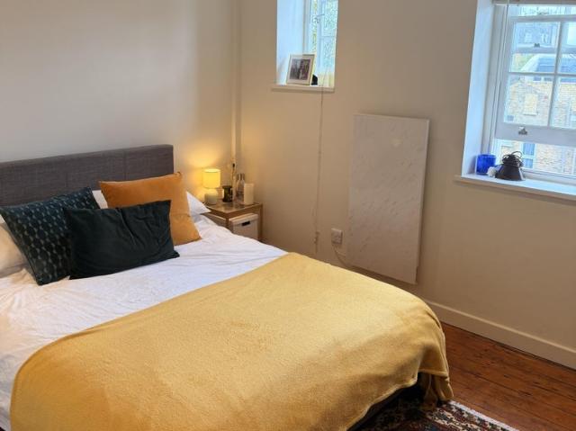 Room at Brenthouse Road, Greater London