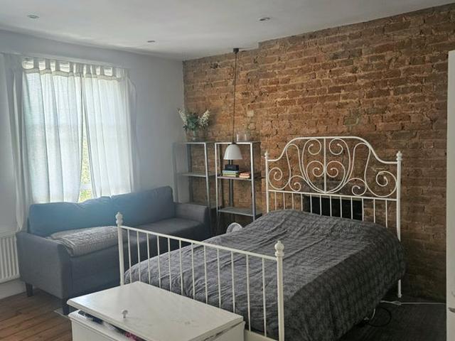 Room at Breakspears Mews, Greater London