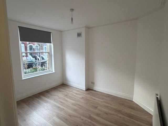 Room at Brett Road, Greater London