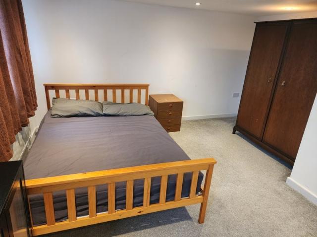 Room at Briar Road, Leicester