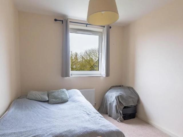 Room at Brickhills, Cambridge