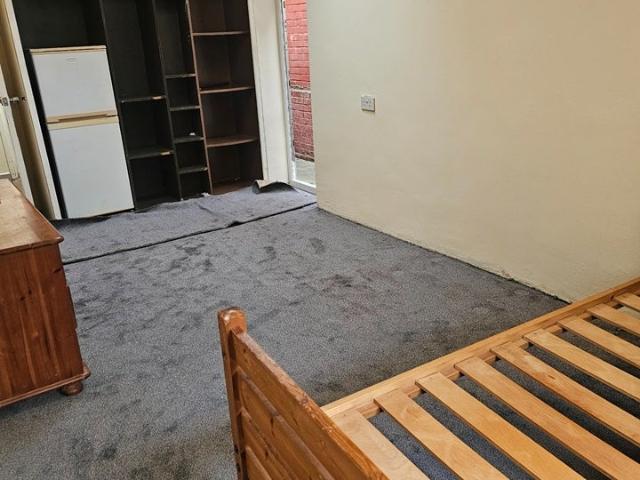 Room at Brickly Road, Luton