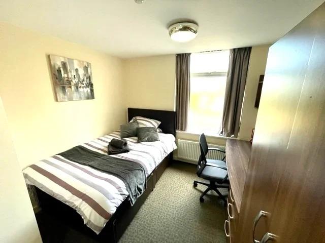 Room at Bridge Road, Birmingham