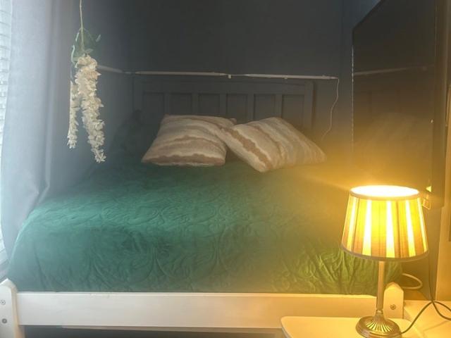 Room at Bridge Road, Exeter
