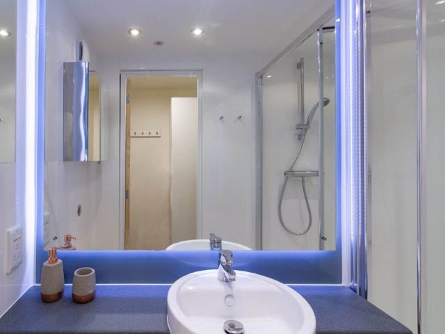 Room at Bridge Street, Cardiff