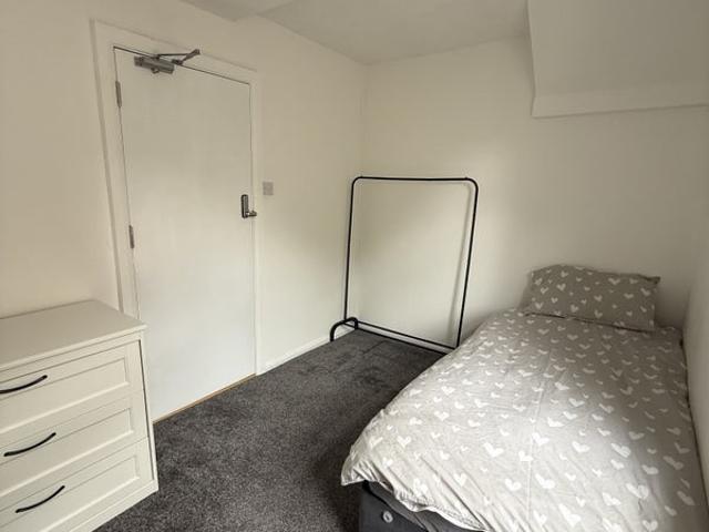 Room at Bridge Street, Heywood