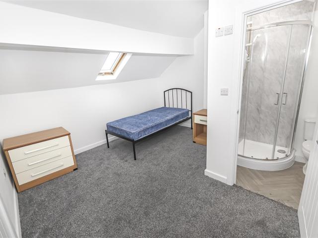 Room at Bridge Street, Shaw