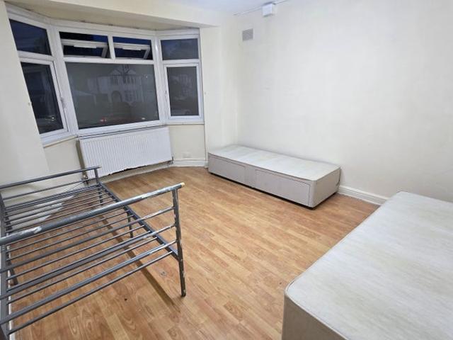 Room at Bridgewater Road, Greater London