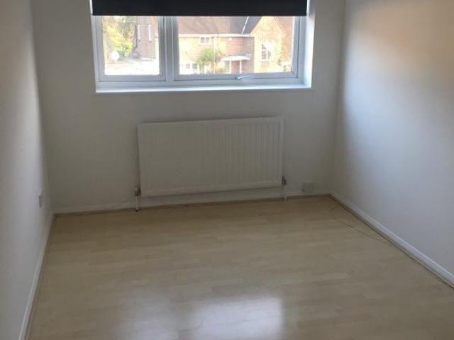 Room at Brighton Road, Greater London
