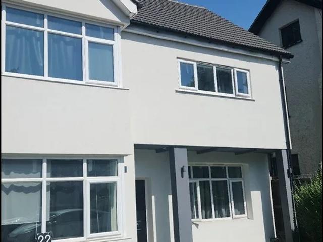 Room at Brighton Road, Greater London