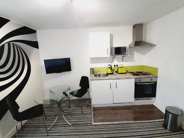 Room at Bristol Road, Birmingham