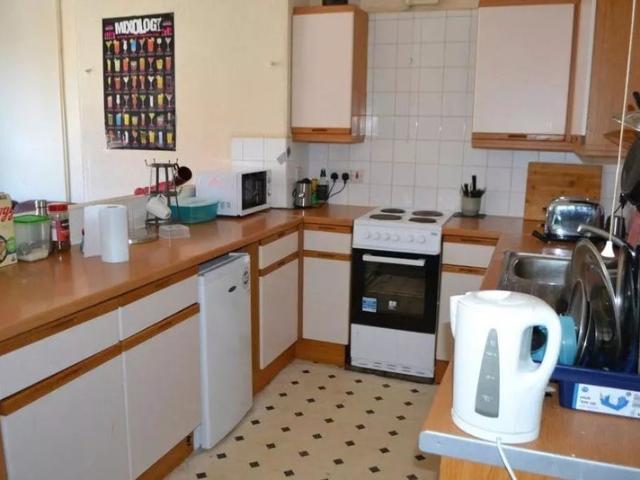 Room at Bristol Road, Birmingham