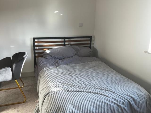 Room at Bristol Road, Bristol