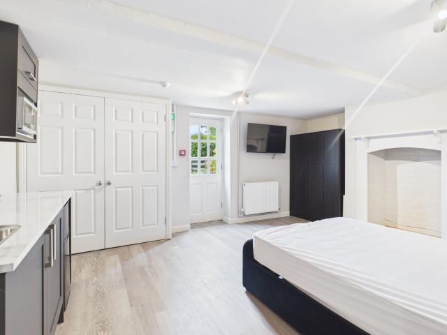 Room at Bristol Road, Gloucester