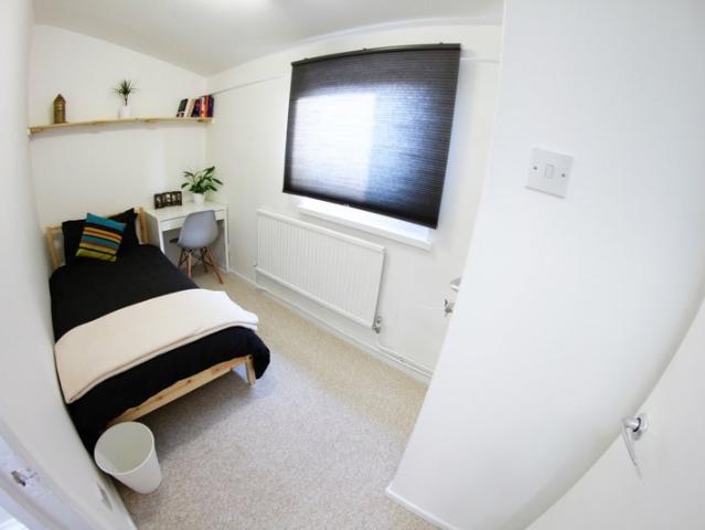 Room at Briset Way, Greater London