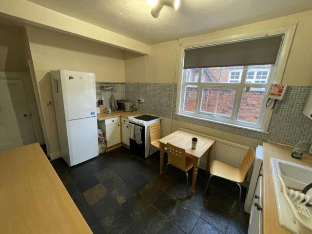 Room at Briton Street, Leicester
