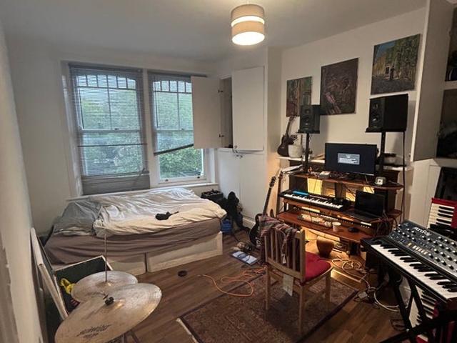 Room at Brixton Hill, Greater London