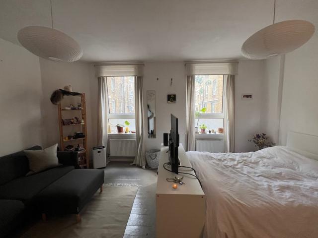 Room at Brixton Hill, Greater London