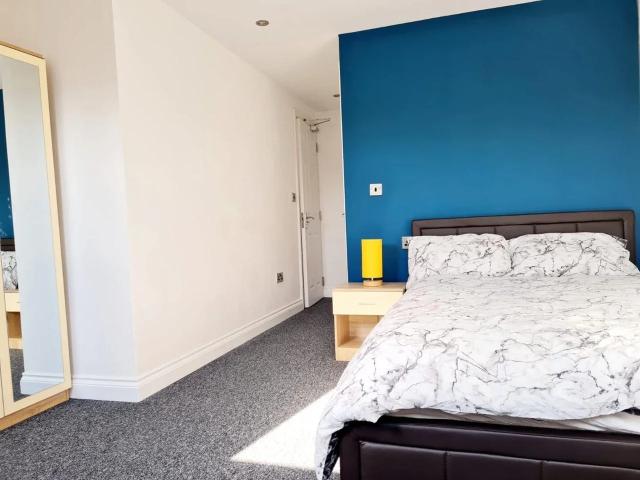 Room at Brixton Road, Watford
