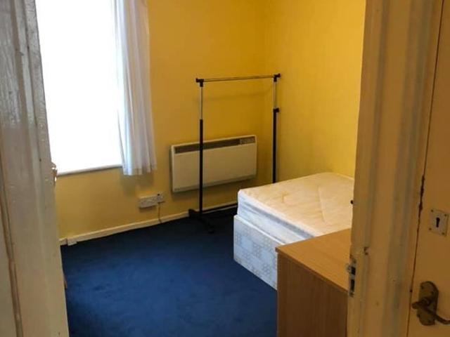 Room at Brixton Road, Greater London