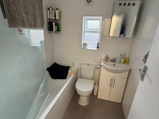 Room at Brixton Road, Greater London