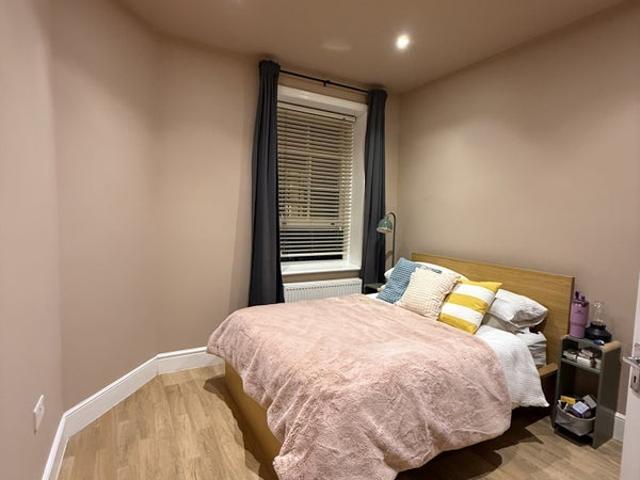 Room at Brixton Road, Greater London