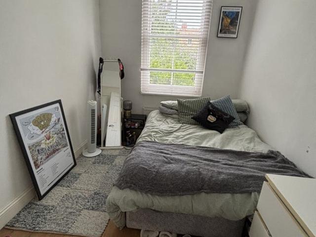 Room at Brixton Road, Greater London