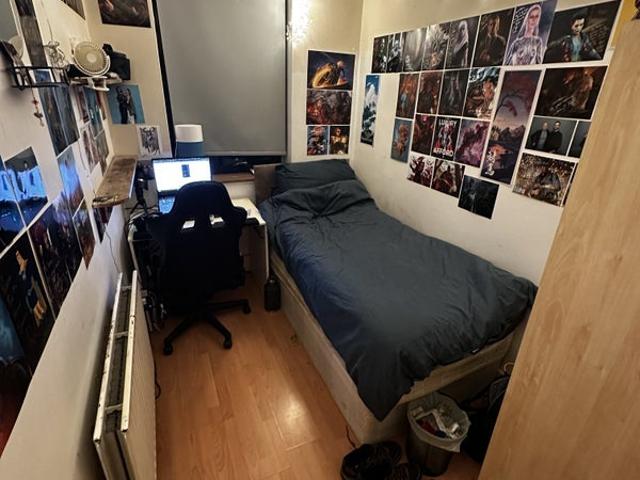 Room at Brixton Road, Greater London