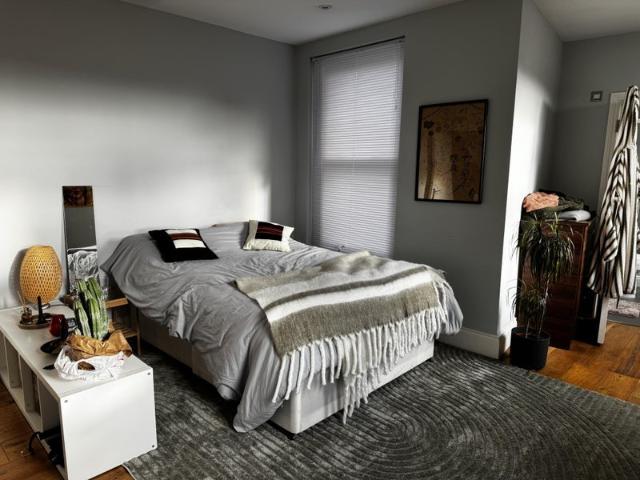 Room at Brixton Road, Greater London