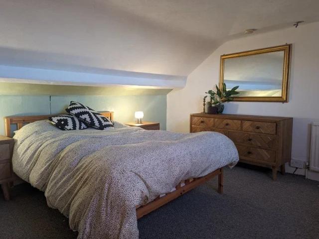 Room at Bromyard Road, Worcester