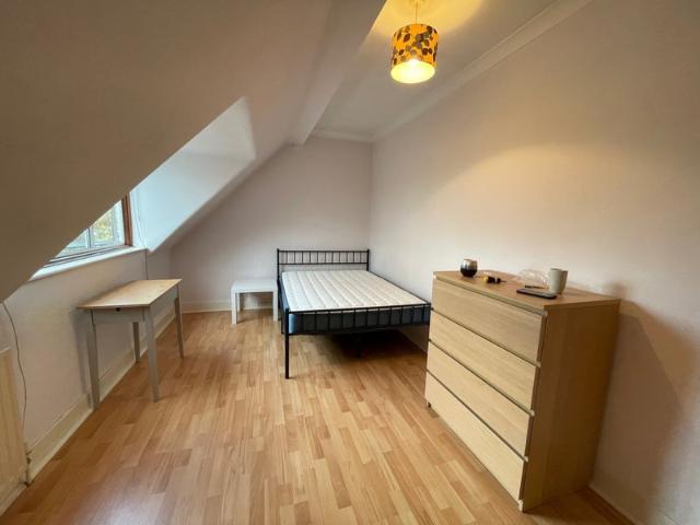 Room at Bromley Road, Greater London