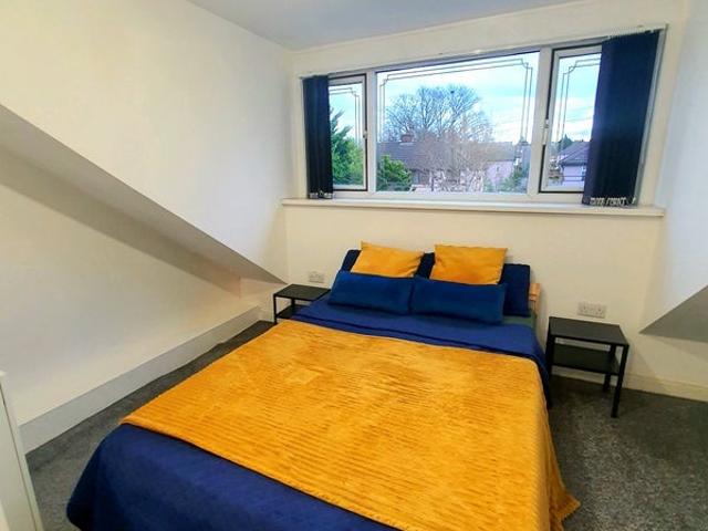 Room at Brompton Road, Bradford