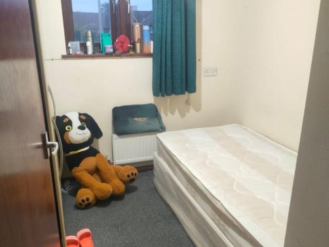 Room at Bronte Close, Greater London