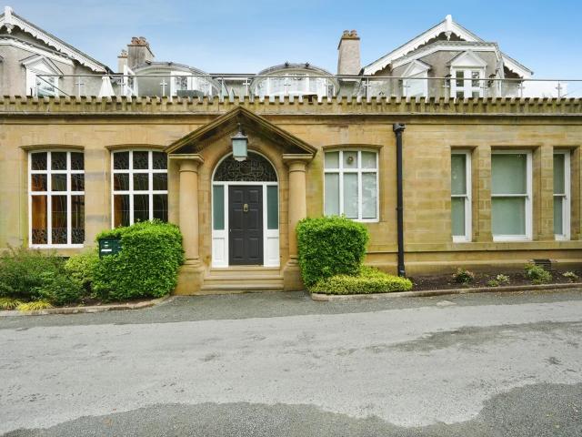 Room at Bronington Close, Manchester