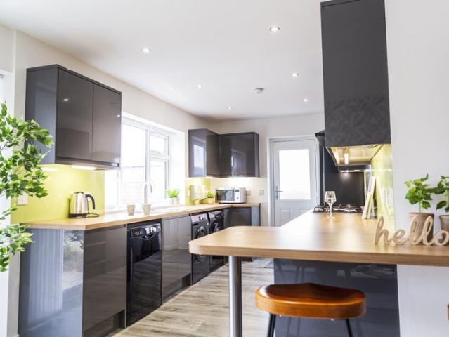 Room at Brook Avenue, Warrington
