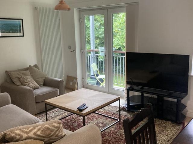 Room at Brook Avenue, Ascot