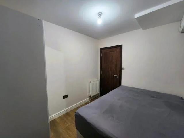 Room at Brook Crescent, Slough