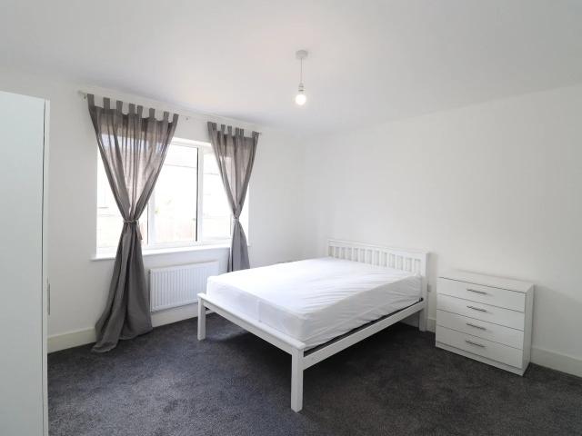 Room at Brook Hill Close, Greater London